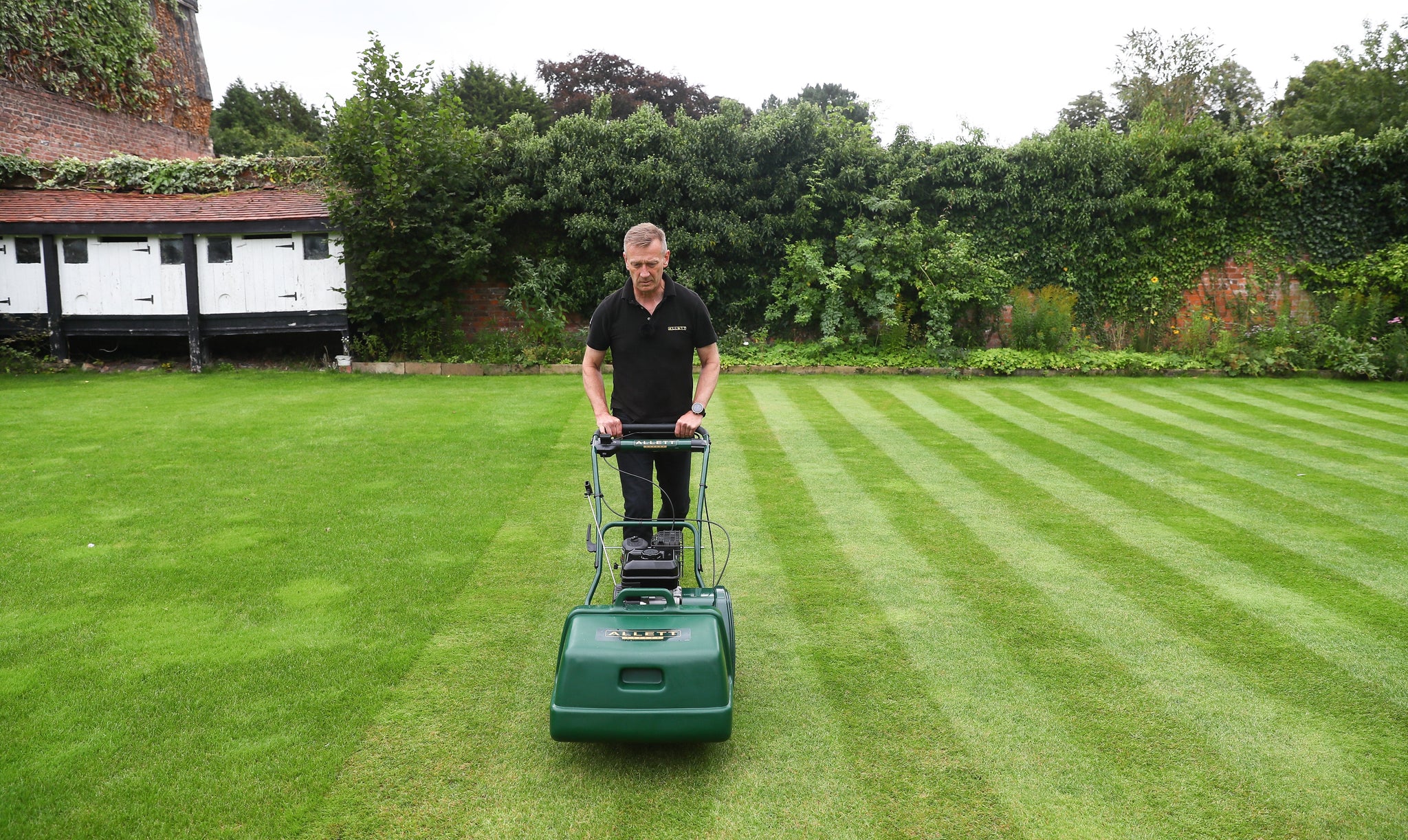 Allett Kensington 17H Petrol Cylinder Mower – ALLETT Australia