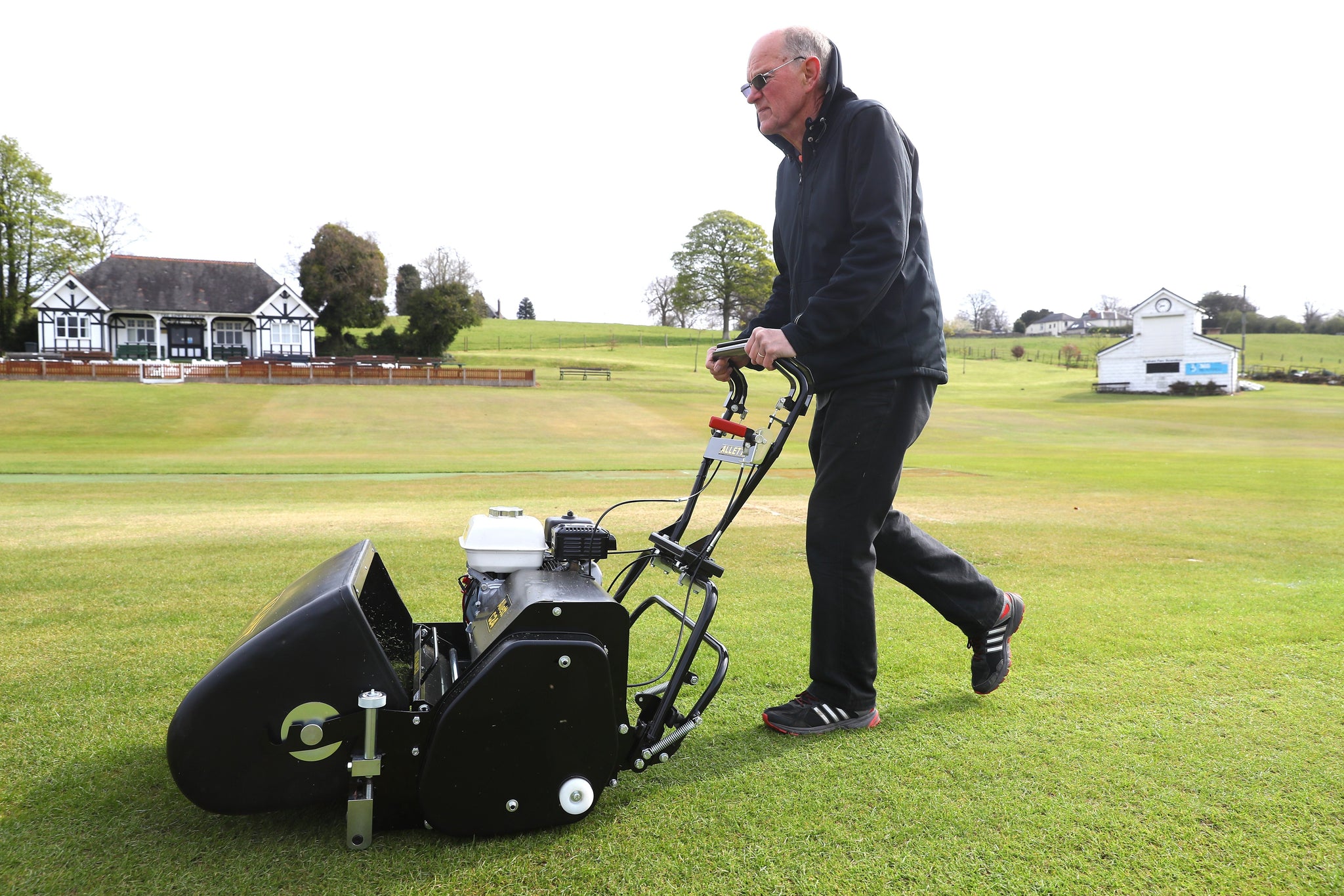 Allett C24 Cylinder Mower (Power-unit with Grassbox) – ALLETT Australia